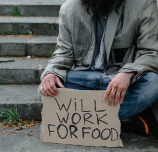 How Large-Scale Events Impact Laughter and Humor | Psychology Today