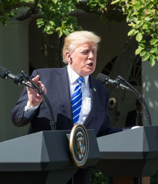 Body Language of the Politician: The 'Sand Pinch' | Psychology Today