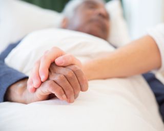 Do’s and Don’ts When a Loved One Is Dying | Psychology Today