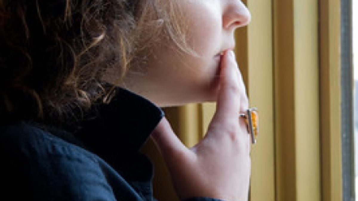 worried expression synonyms