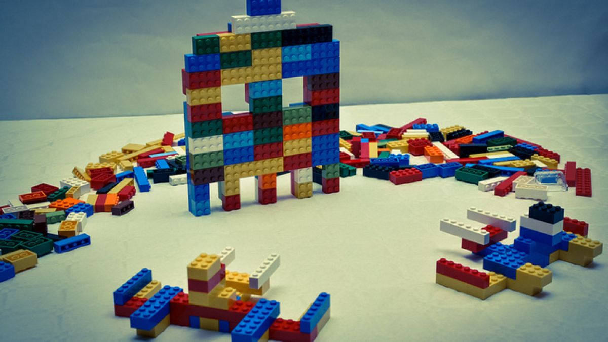 building legos without instructions