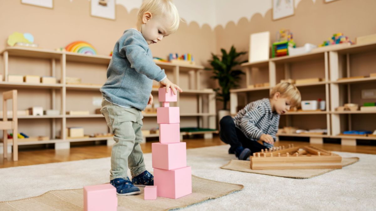 montessori learning methods