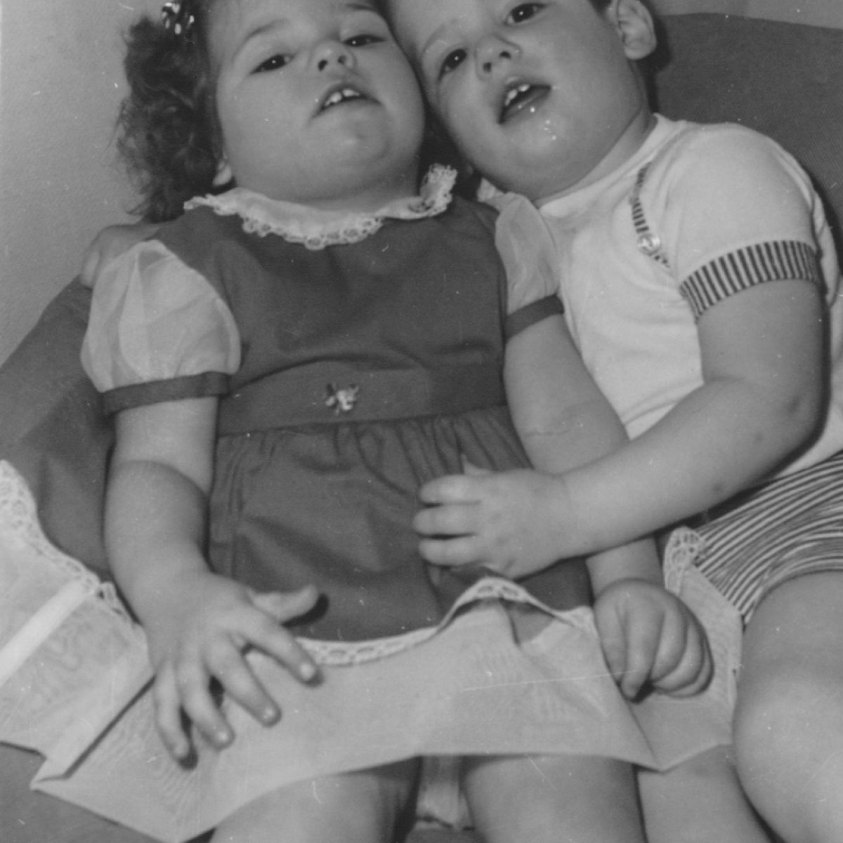 toddler twins hitting each other