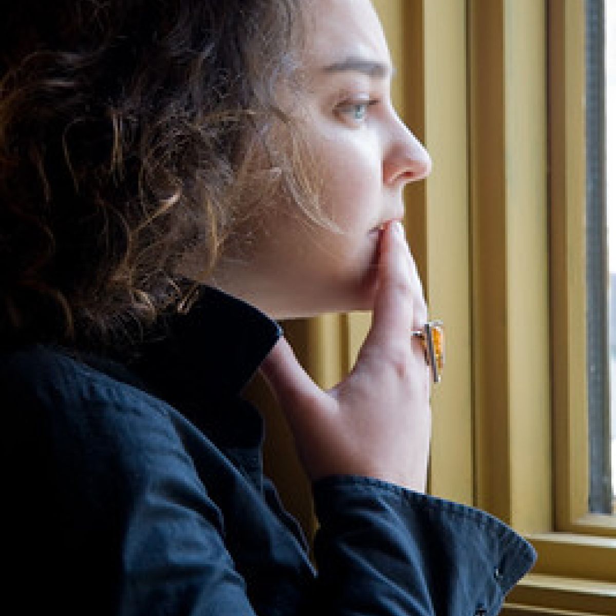 worried expression synonyms