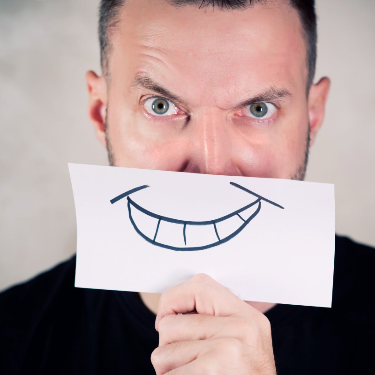 two facedness synonym