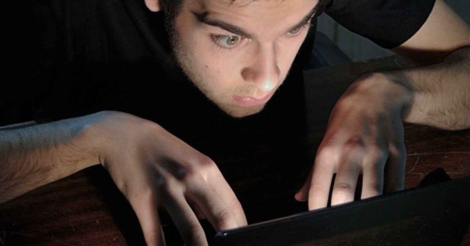 Facebook-Stalking Your Ex: Or, How NOT to Move On | Psychology Today