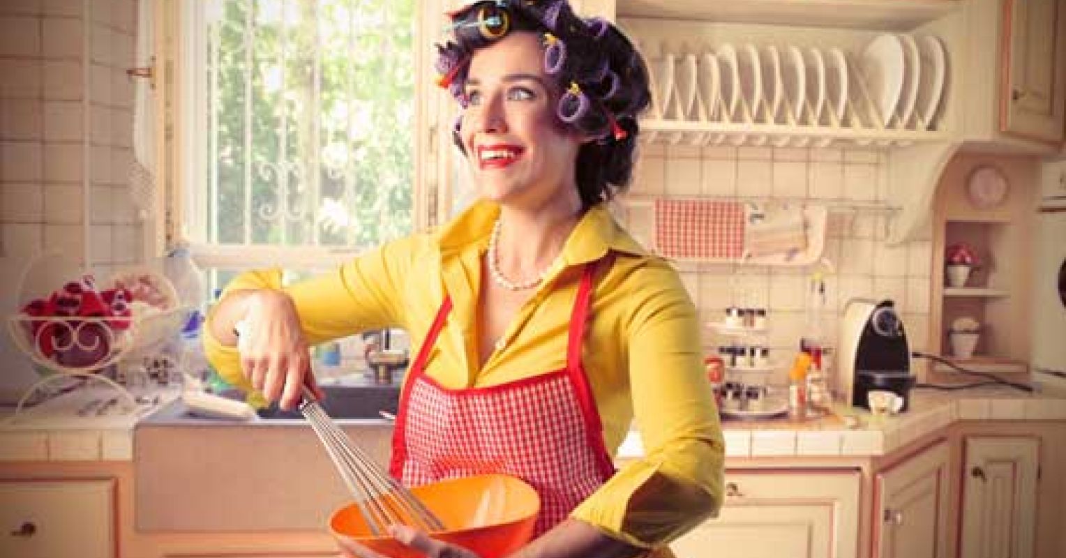 Should the Person Who Earns More Money Do Less Housework? | Psychology ...