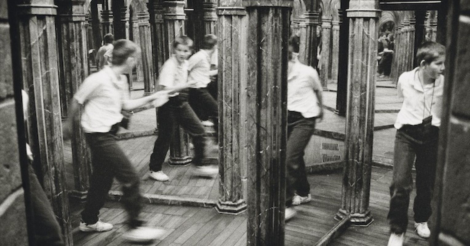 Eisophtrophobia: Fear of mirrors and why the fallacies aren't common ...