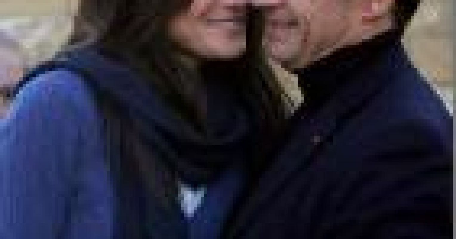 Love at First Sight (and First Chat) | Psychology Today