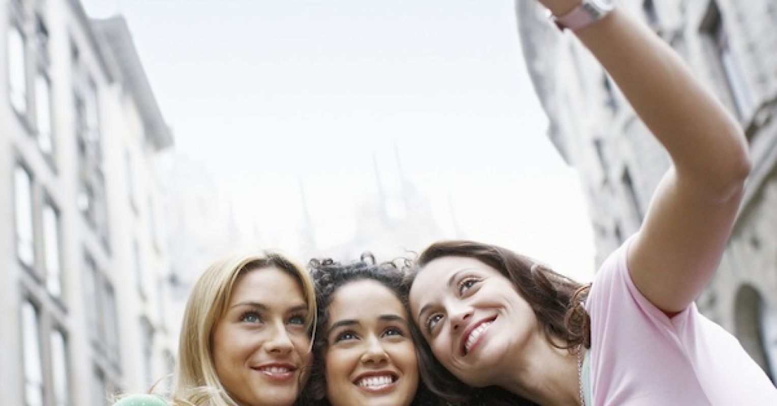 Five Ways Friends Help Build Our Self-Confidence | Psychology Today