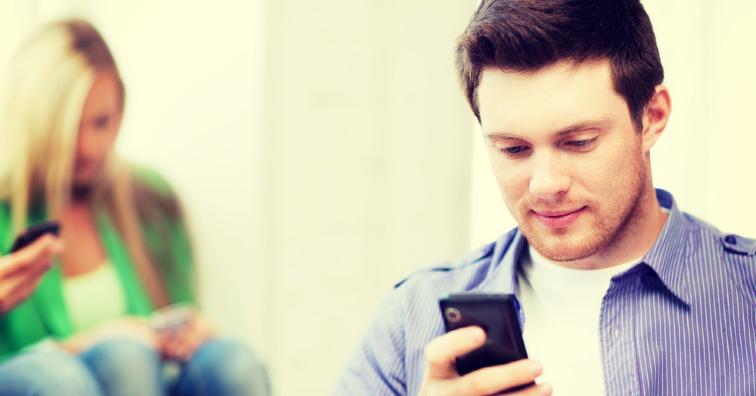 Reading Between the Lines of Your Partner's Texting | Psychology Today