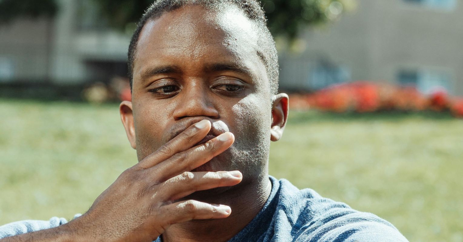 Pacifying Gestures May Indicate Deception | Psychology Today