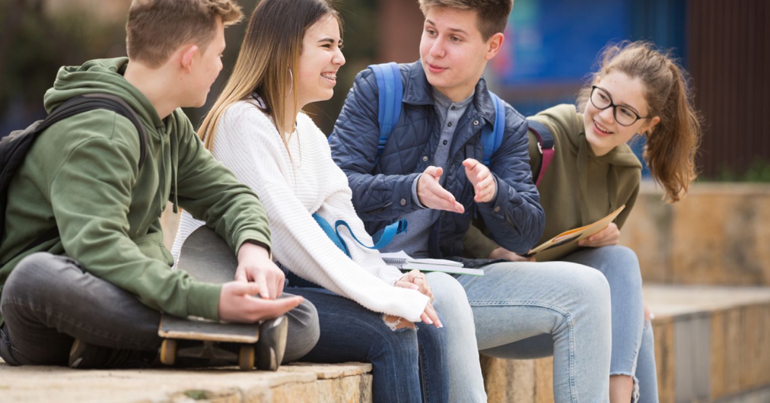 The Middle School Dilemma: Changing Friendships | Psychology Today Canada