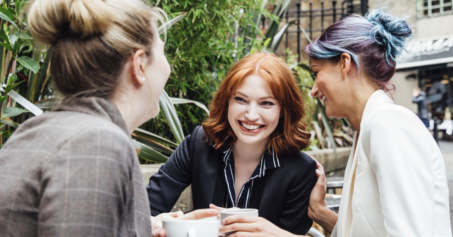 Does the Quantity of Social Interactions Affect Happiness? | Psychology ...