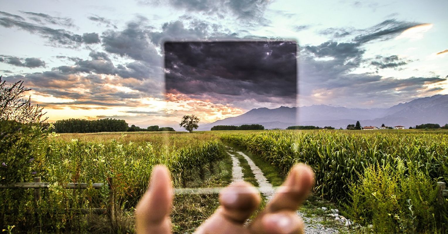 Time Travel and Strong Memories—Tinted by Unusual Colors! | Psychology ...