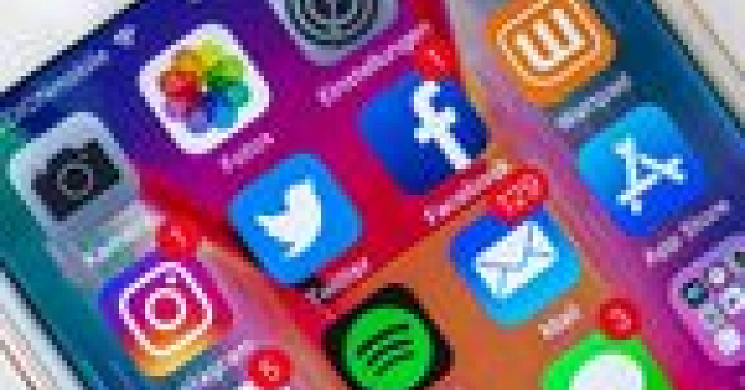 Is Social Media Toxic to Your Teen's Mental Health? | Psychology Today