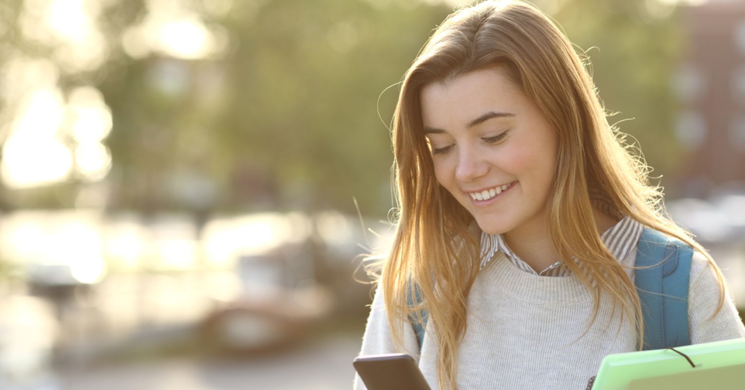 How to Reduce the Toxicity of Teen Girls’ Social Media Use | Psychology ...