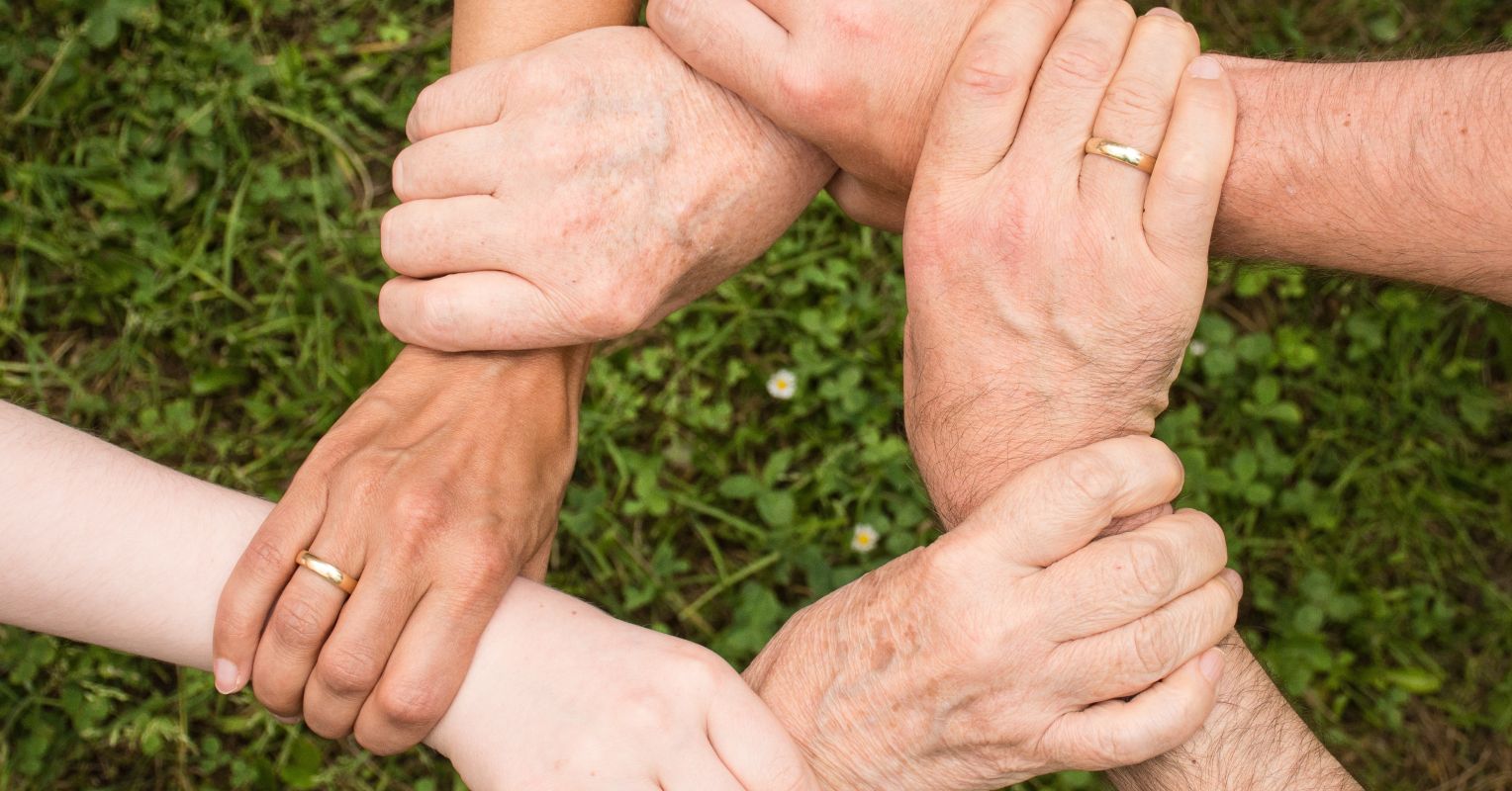 How Do We Decide Whether or Not to Help Others | Psychology Today
