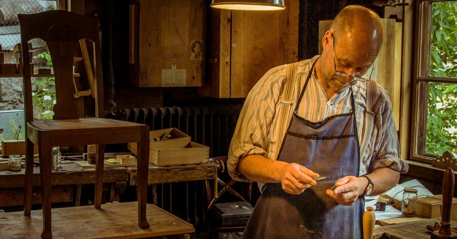 Repairing the Self: Lessons From a Popular British TV Series ...