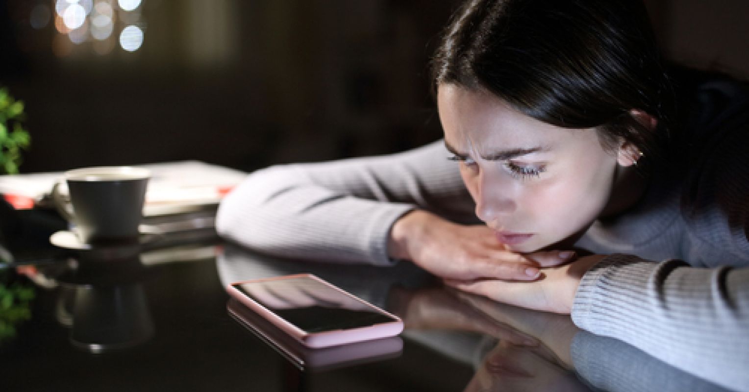 Is the Internet Making Me Lonelier? | Psychology Today