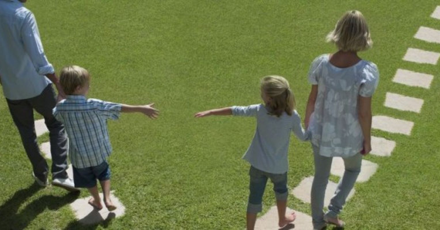 Starting New Holiday Traditions After a Divorce | Psychology Today