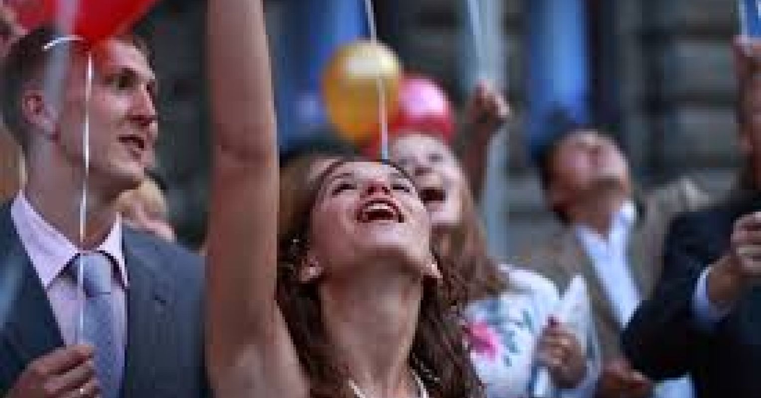 Does Happiness Really Come From Within? | Psychology Today