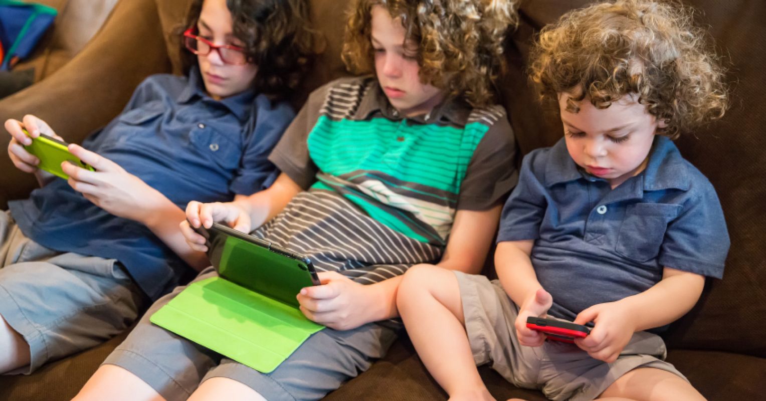 Kids, Screens and Play: Solutions to a Common Problem | Psychology Today