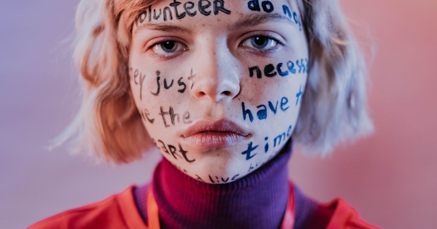 When Helping Hurts: Unexpected Downsides of Helping Others | Psychology ...