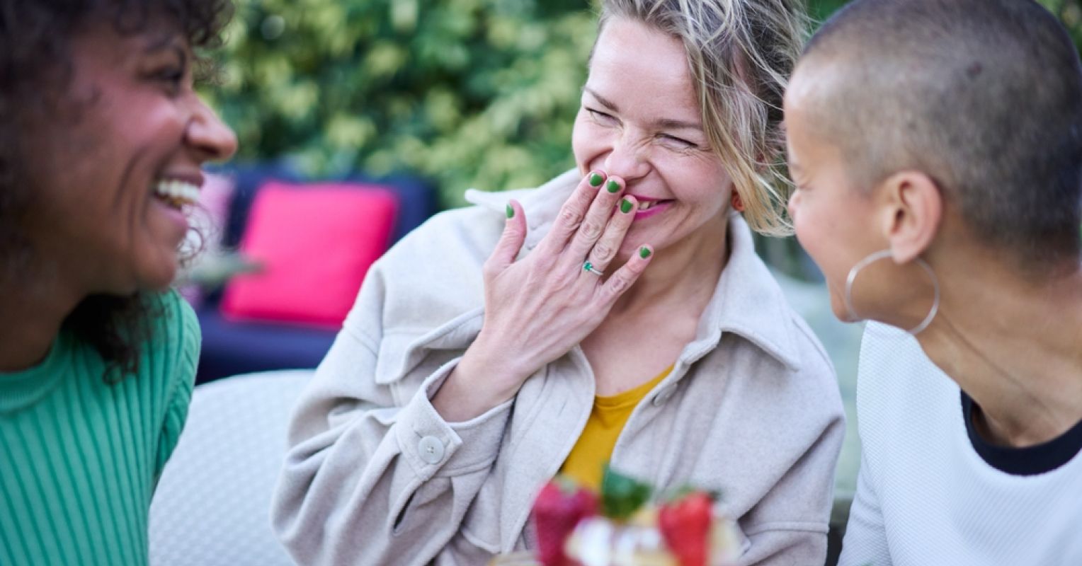 The Key to a Fulfilling Life? Friendship, Not Marriage | Psychology ...