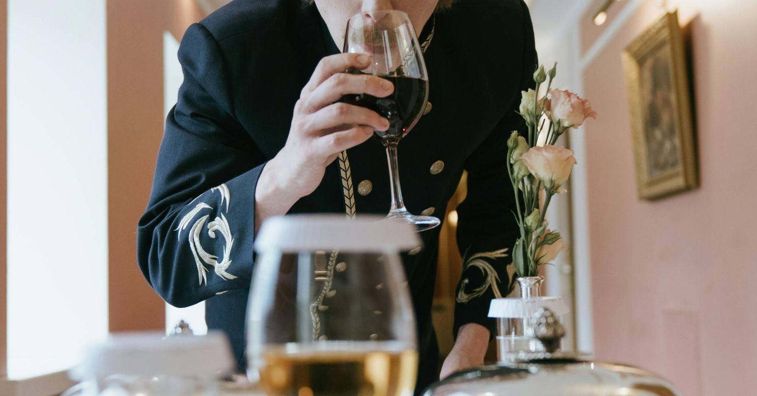 How Cheaters Manage to Cheat Without Feeling Bad | Psychology Today