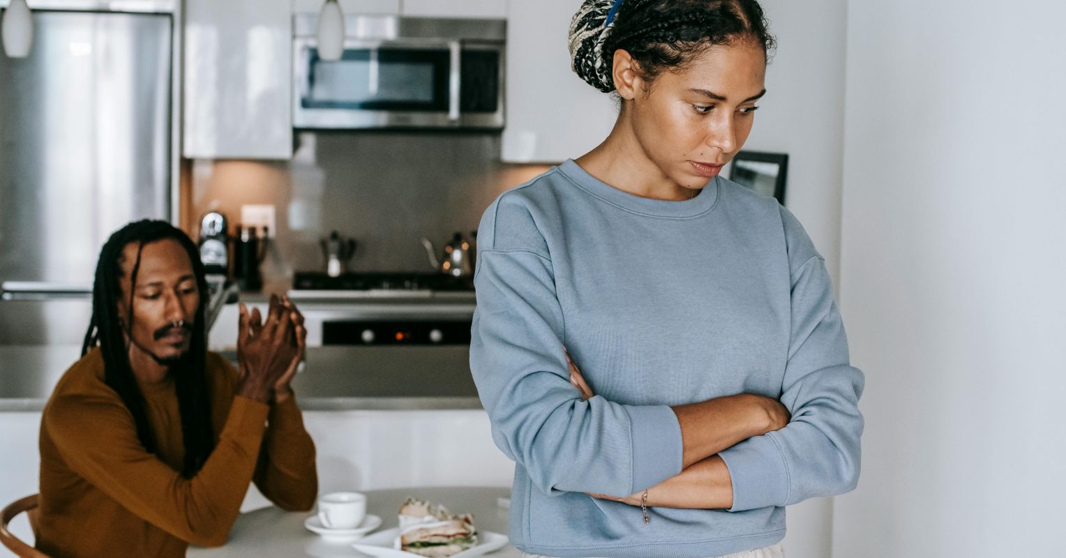 What Is Stonewalling and Why Does It Damage Relationships? | Psychology ...