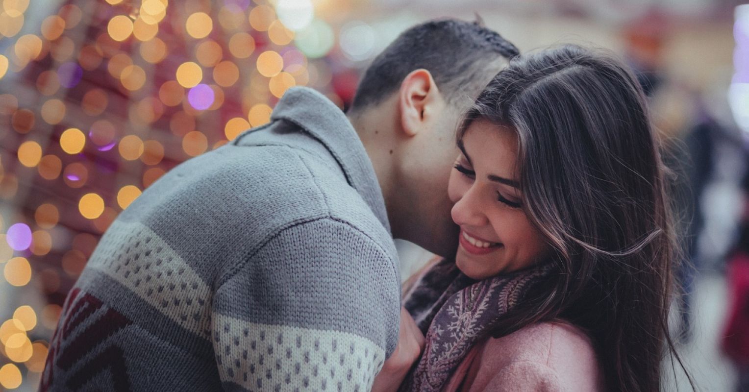 How Perceived Power Promotes Extra-Relational Flirting | Psychology ...