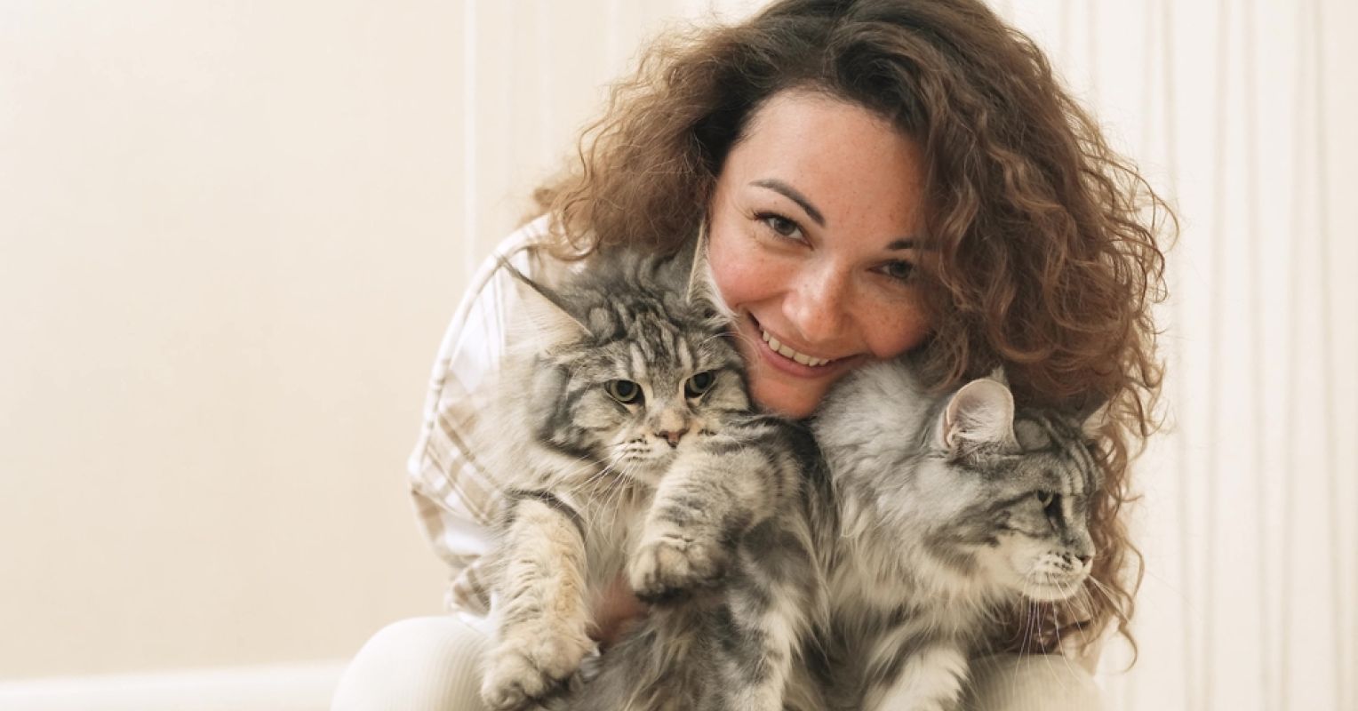 What Makes a Lady With Cats a "Cat Lady"? | Psychology Today Australia