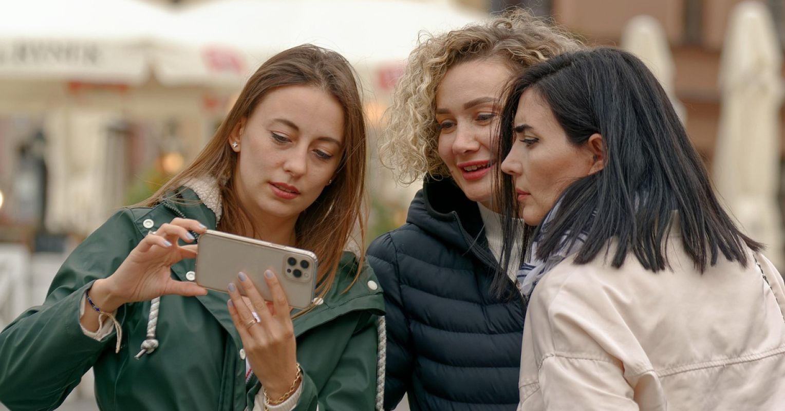 How Our Trauma History Can Affect Our Friendships | Psychology Today