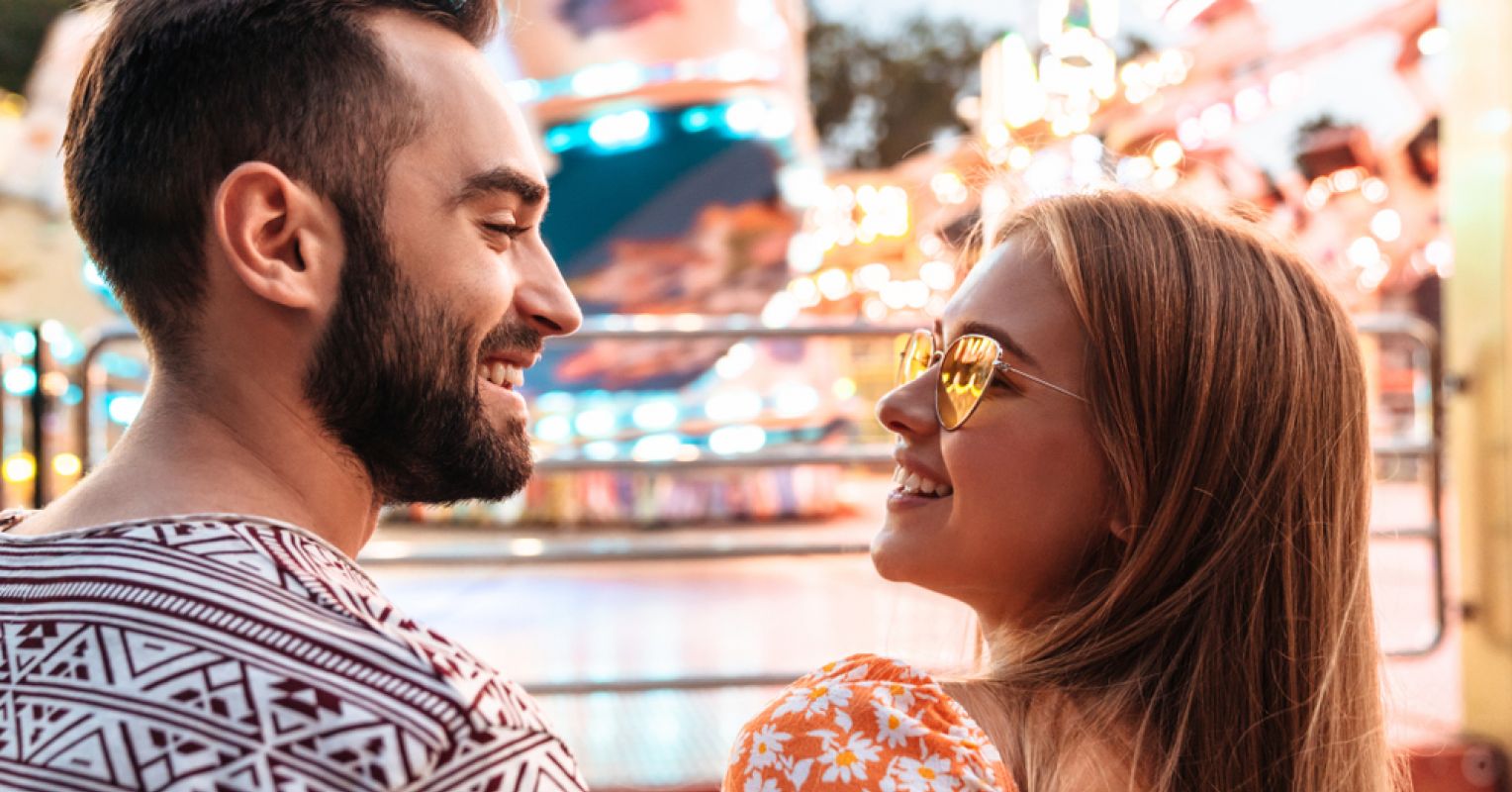 The First-Date Body Language That Guarantees a Second | Psychology Today