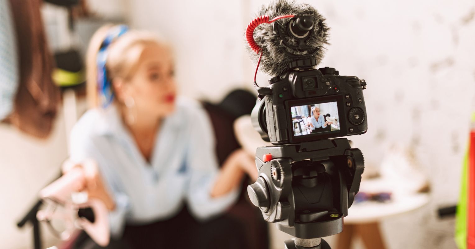 When We Move From the Therapy Room to Social Media | Psychology Today
