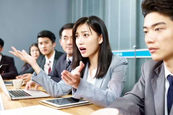 When Compliments at Work Make Women Feel Icky | Psychology Today