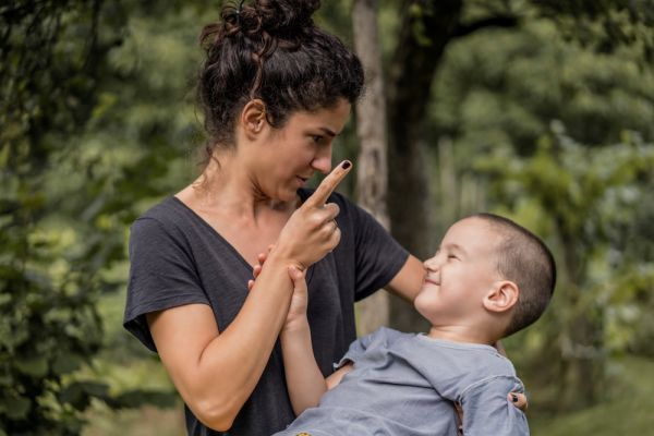 10 Ways Well-Meaning Parents Can Emotionally Neglect Their Children ...