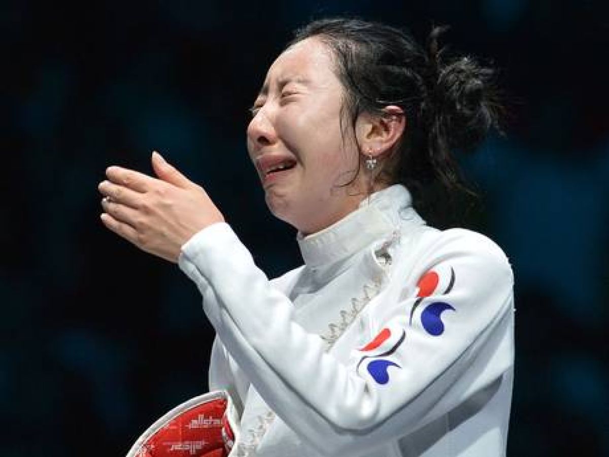 felix sanchez crying