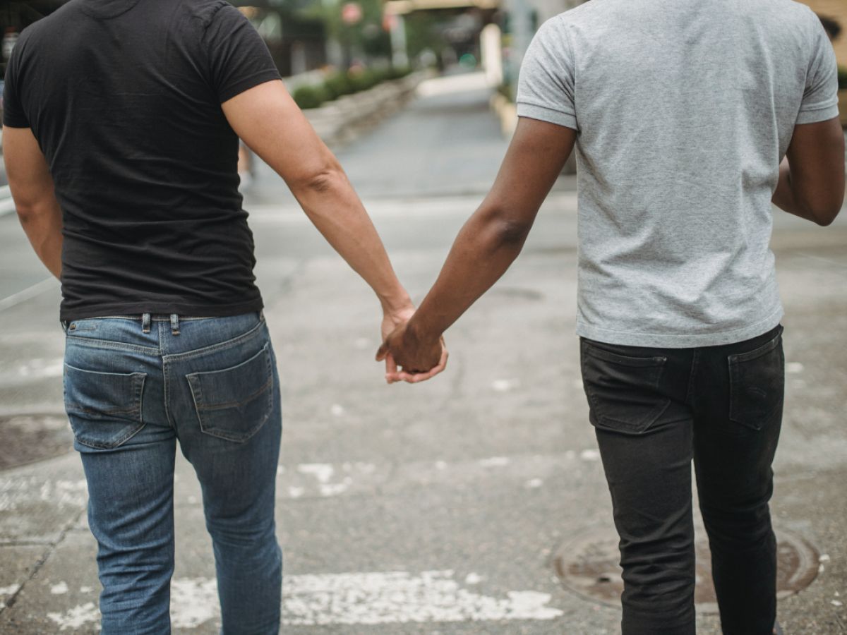 why do lovers hold hands